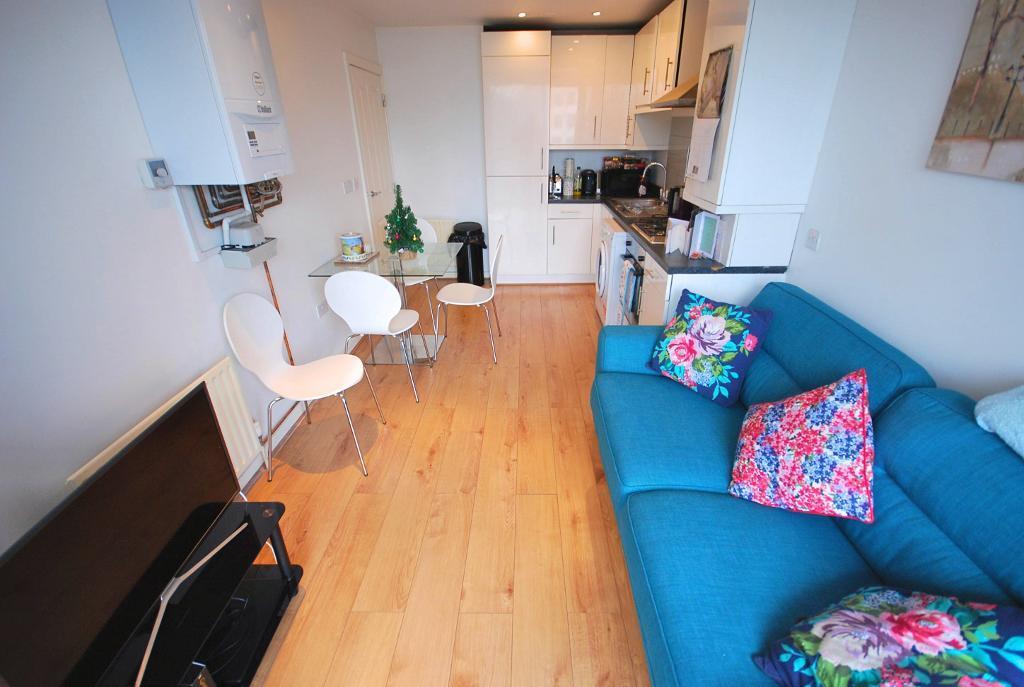 EALING ROAD, WEMBLEY, MIDDLESEX, HA0 4LW 1 bed flat - £79,500