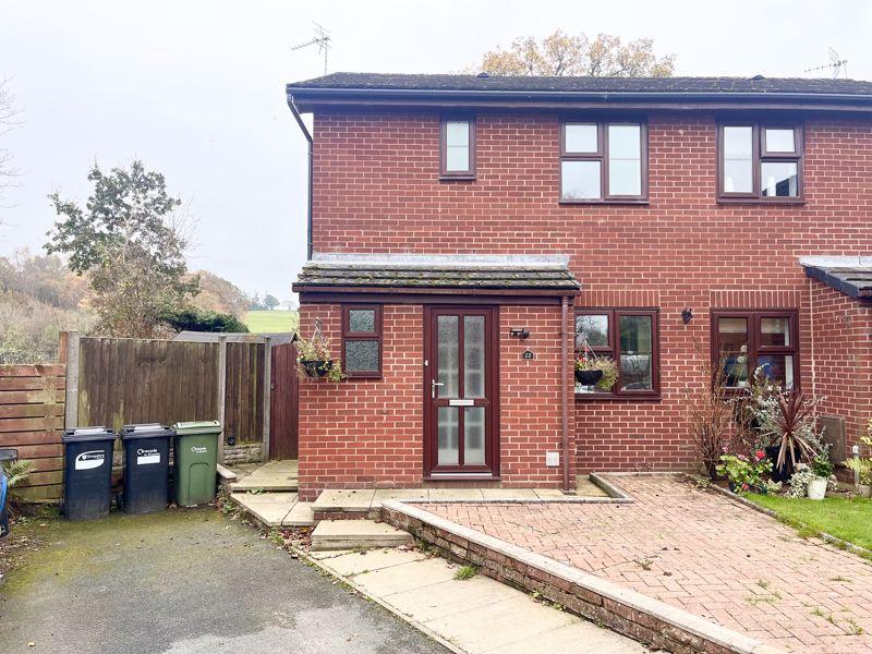 Brook Lea Close, Trefonen 3 bed semi-detached house - £800 pcm (£185 pw)