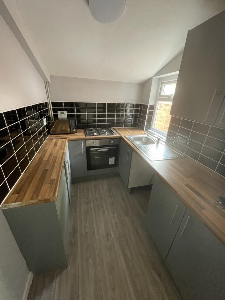 Spring Street, Wigan 2 bed house - £750 pcm (£173 pw)