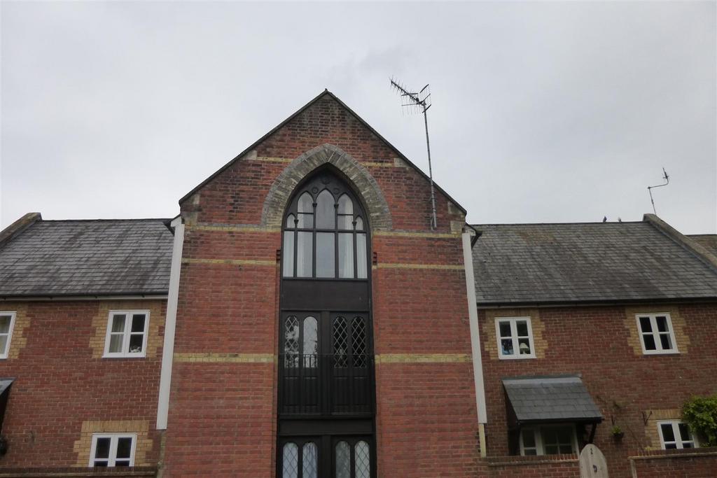 Lawsons Mews, Tonbridge TN9 1 bed flat - £1,100 pcm (£254 pw)