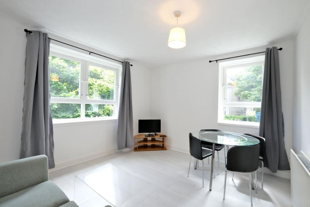 Powis Circle, Kittybrewster... 3 bed flat - £1,350 pcm (£312 pw)