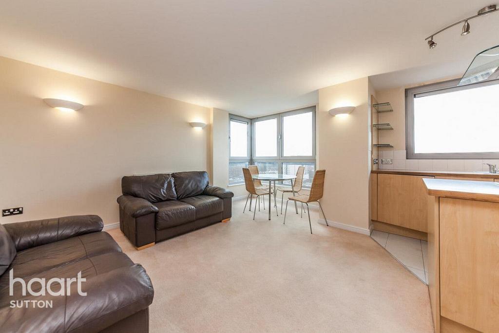 Throwley Way, Sutton 2 bed flat - £1,700 pcm (£392 pw)