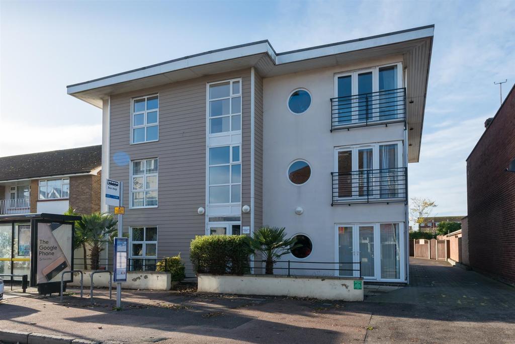 Grange Road, Ramsgate 2 bed apartment - £900 pcm (£208 pw)