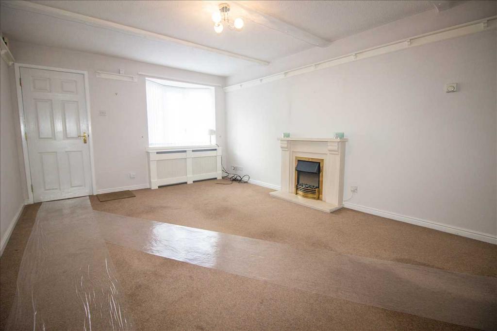 Hazelmere Crescent Eastfield Glade 2 Bed Semi Detached House £700