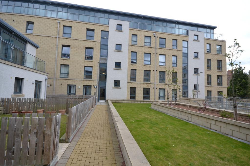 Handyside Place, Shandon, Edinburgh... 2 bed flat - £1,250 pcm (£288 pw)