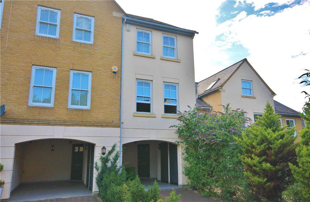 Wraysbury Gardens... 3 bed terraced house - £2,050 pcm (£473 pw)
