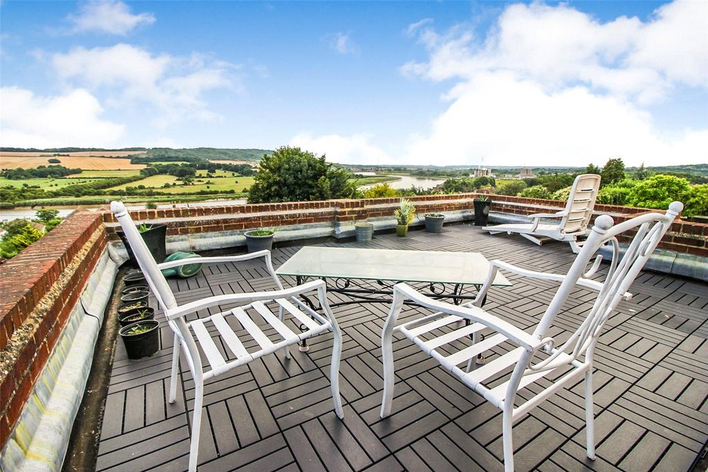 Halling, Rochester, Medway, ME2 4 bed detached house for sale - £550,000