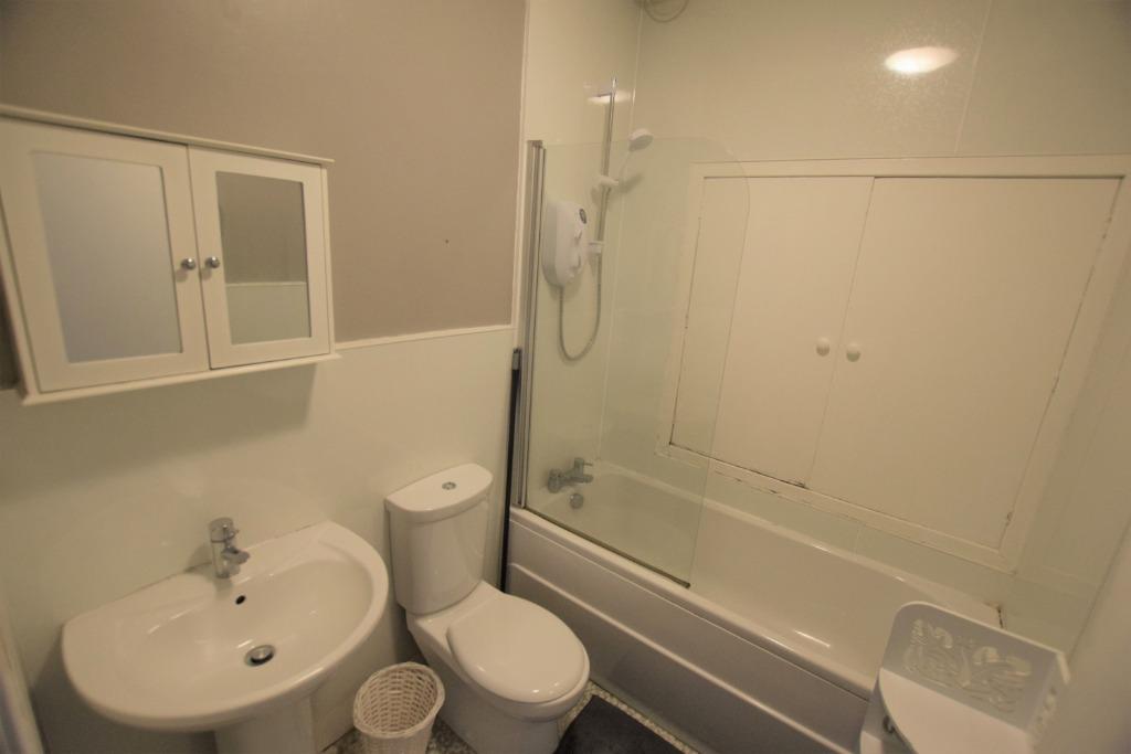 Great Northern Road, Aberdeen, AB24 3PT 3 bed flat to rent - £600 pcm ...