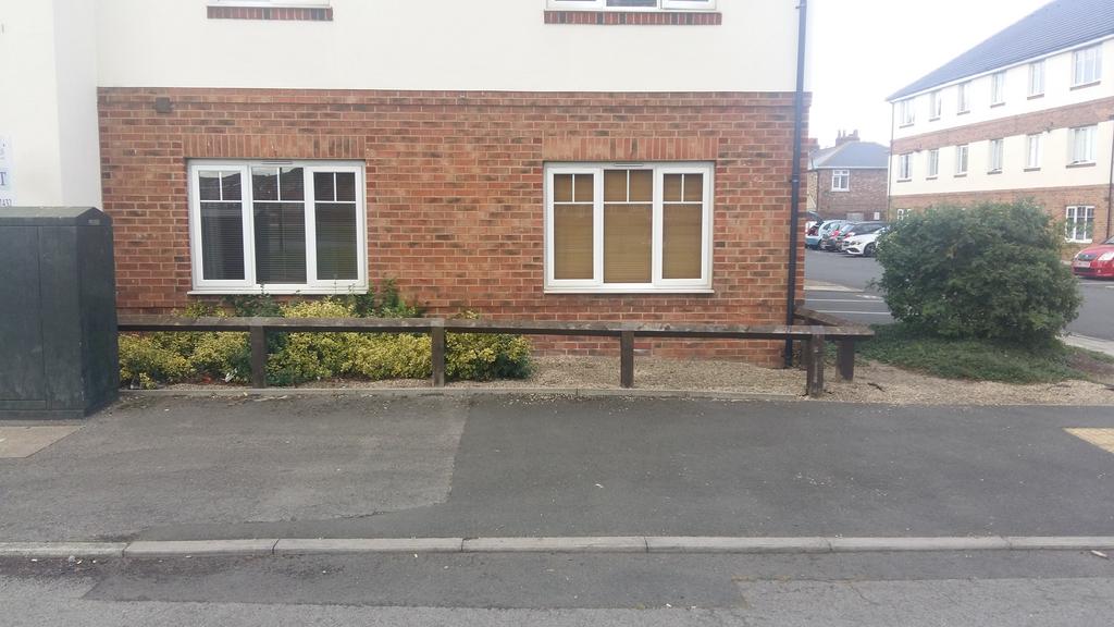 Crossley Apartments, Maxwell place... 1 bed ground floor flat - £425 ...