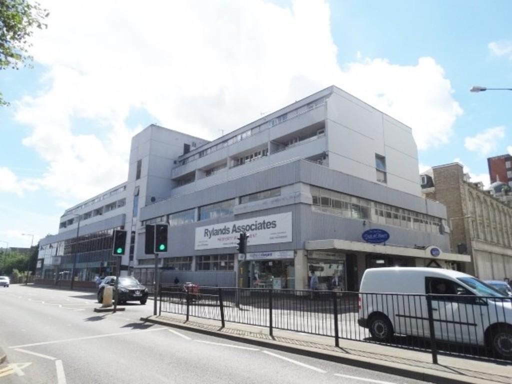Tolhurst House, Southend On Sea SS1 Studio - £800 pcm (£185 pw)