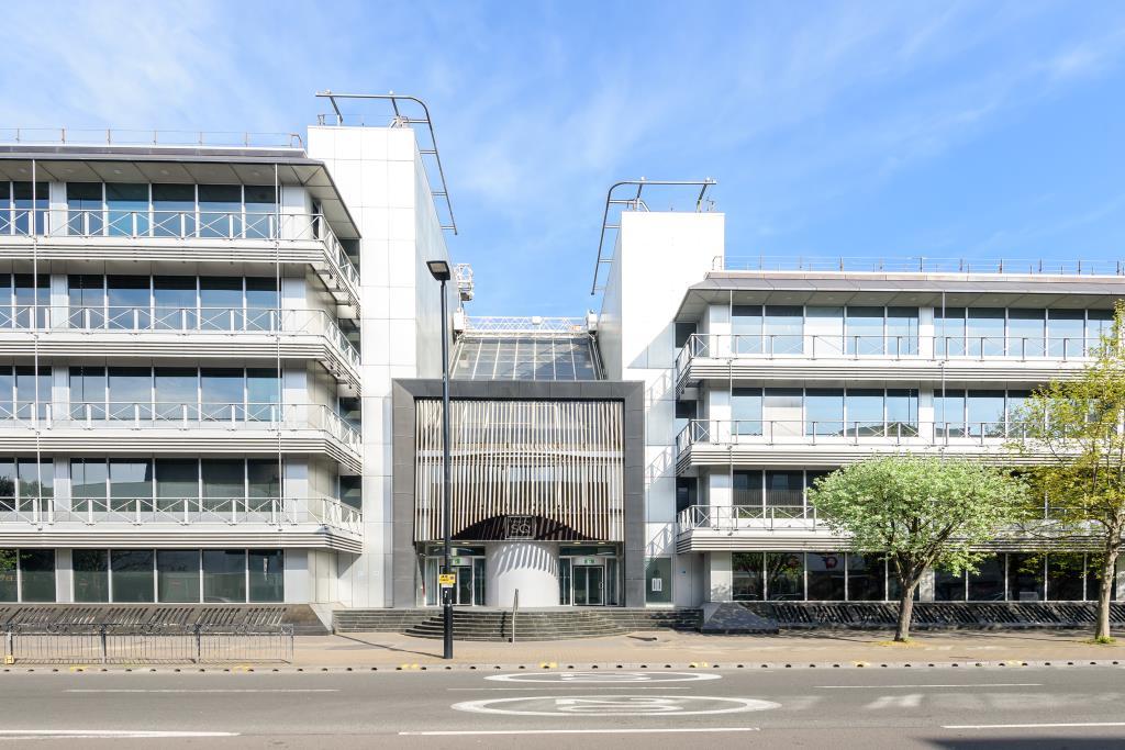 Trinity Square, Hounslow, TW3 Studio - £1,100 pcm (£254 pw)