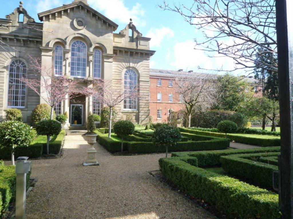 Didsbury Gate, 1 Houseman Crescent... 2 bed apartment - £1,595 pcm (£ ...