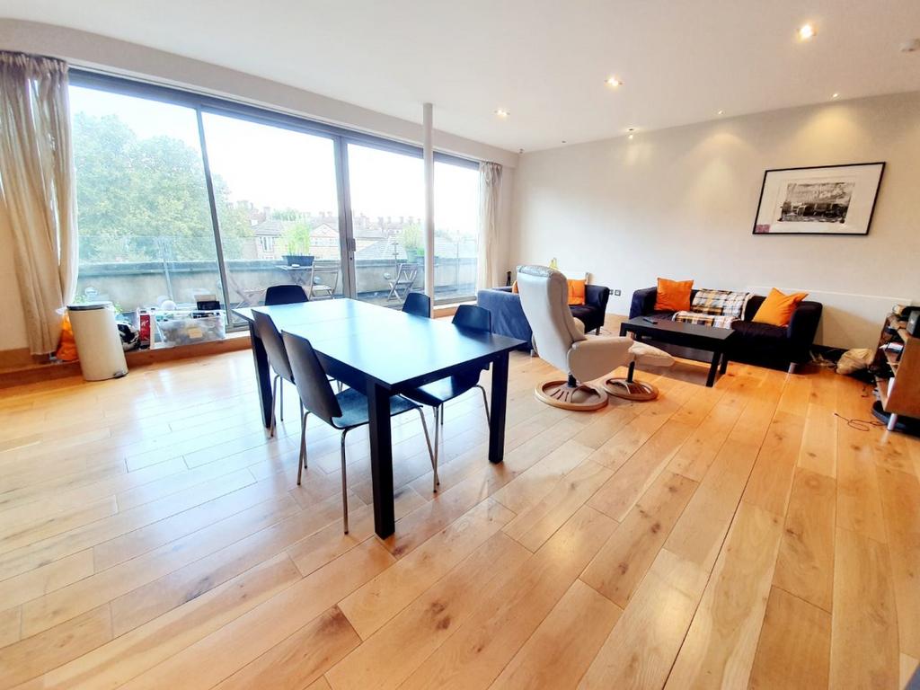 Ferdinand place, Camden 3 bed flat - £4,250 pcm (£981 pw)