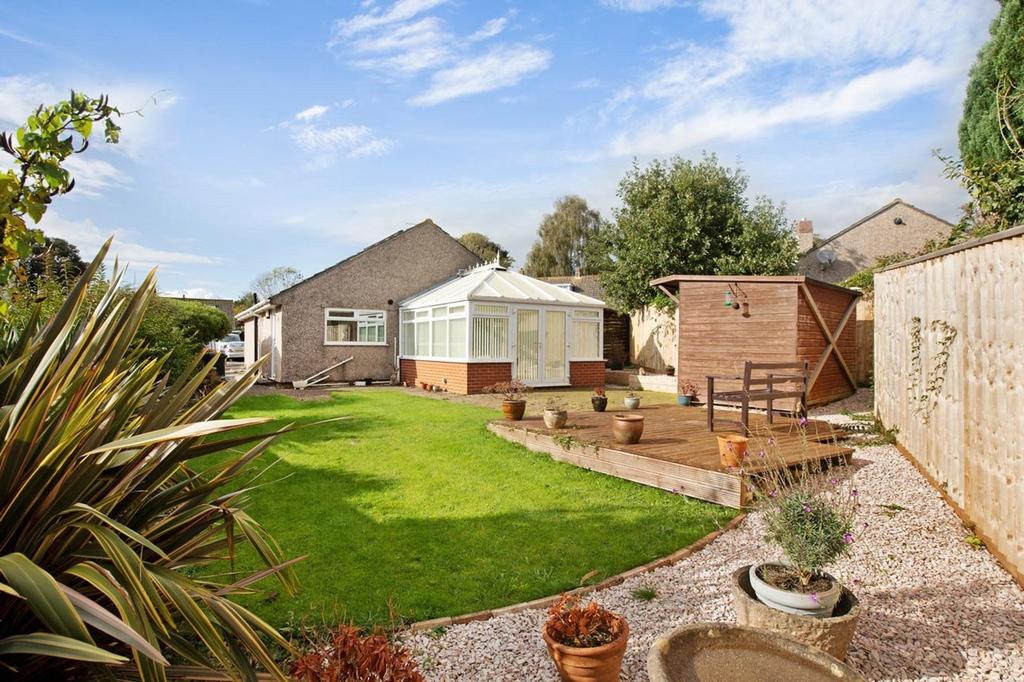 Bishops Avenue, Bishopsteignton, TQ14 3 bed detached bungalow - £375,000