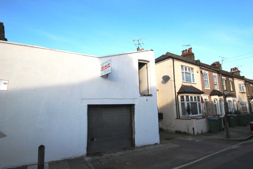 Reidhaven Road, Plumstead, SE18 Property - £20,000