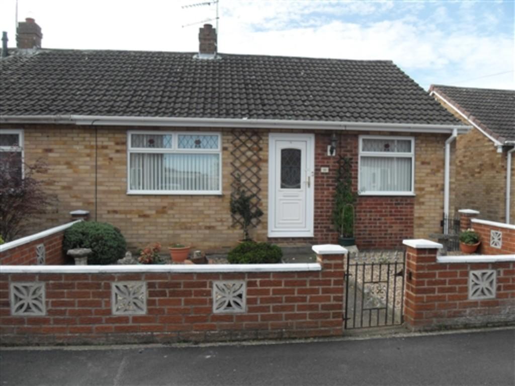 Sextant Road, Beverley High Road, Hull 2 bed semi-detached bungalow - £ ...