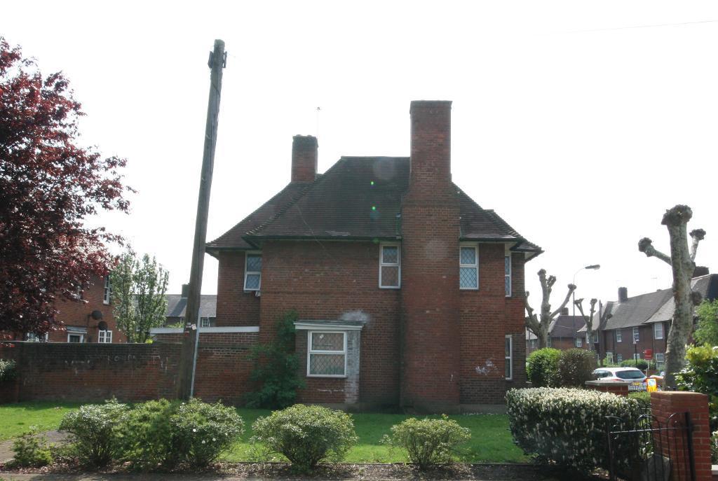 Wulfstan Street, East Acton, London... 3 bed terraced house - £2,700 ...