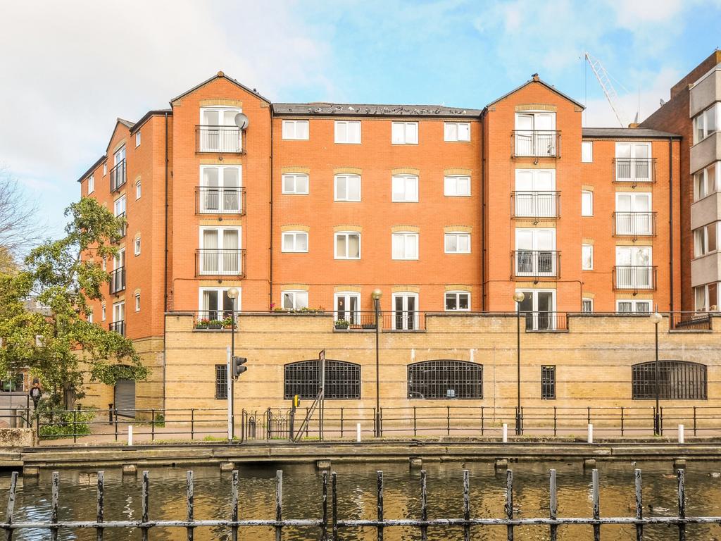 Mayflower Court, Highbridge Wharf... 2 bed apartment - £1,450 pcm (£335 pw)