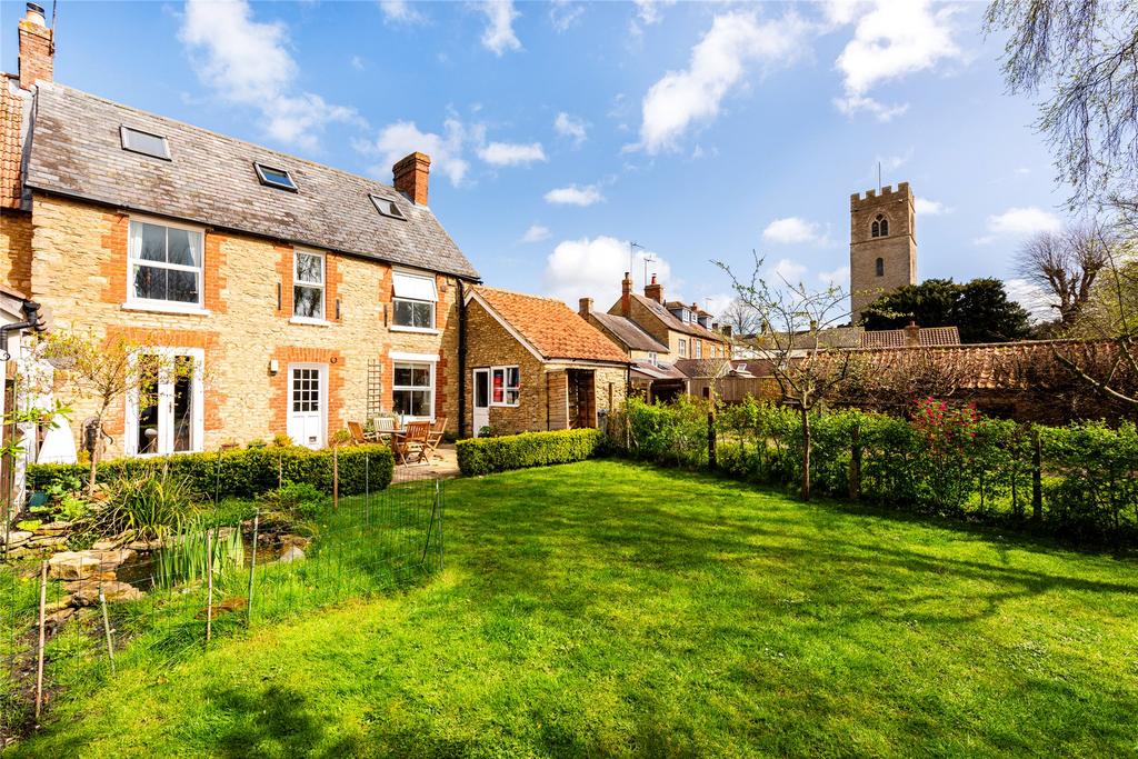 Northampton Road, Lavendon, Olney... 4 bed end of terrace house - £450,000