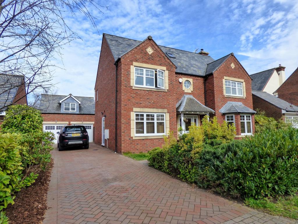 Whittle Hall, Warrington WA5 6 bed detached house for sale - £430,000