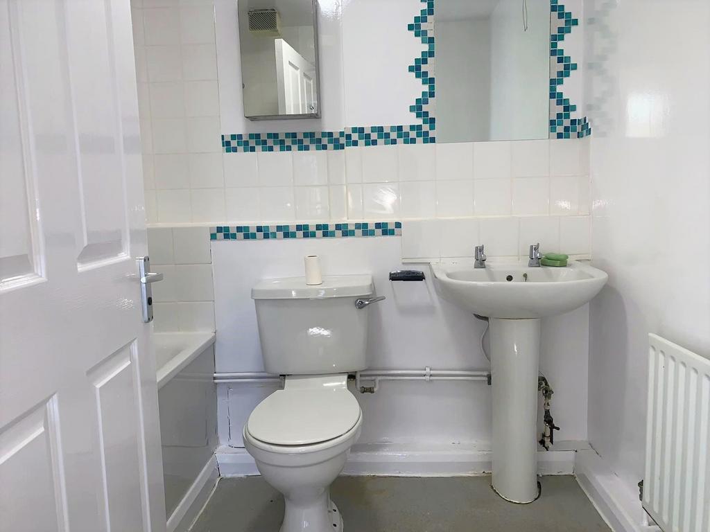 Worley Court, Sandifer Drive, NW2 1 bed flat - £1,550 pcm (£358 pw)