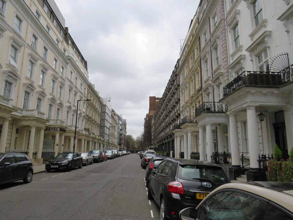 Bayswater, Queensway, Hyde Park... 2 bed flat - £2,600 pcm (£600 pw)