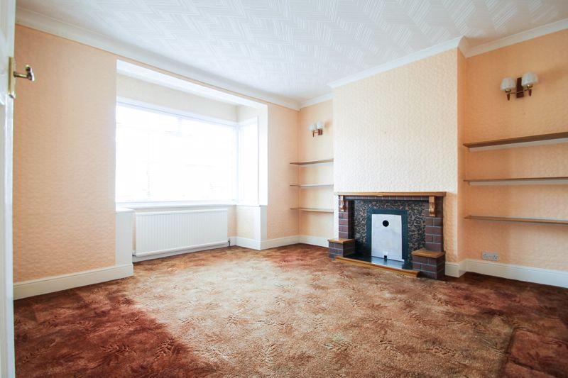 Windmill Lane, Greenford 3 bed semi-detached house - £1,600 pcm (£369 pw)
