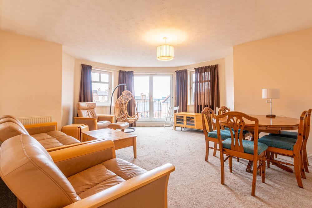 Sinclair Gardens Edinburgh EH11 1UU... 3 bed property - £1,320 pcm (£ ...
