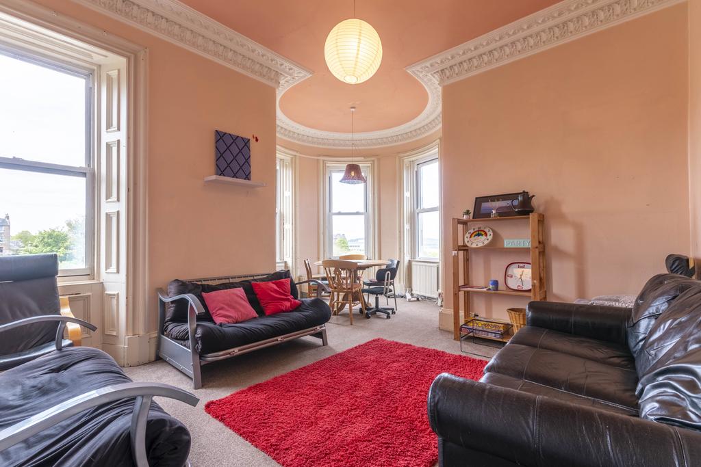 Leamington Terrace Edinburgh EH10 4JP... 5 bed flat - £2,500 pcm (£577 pw)
