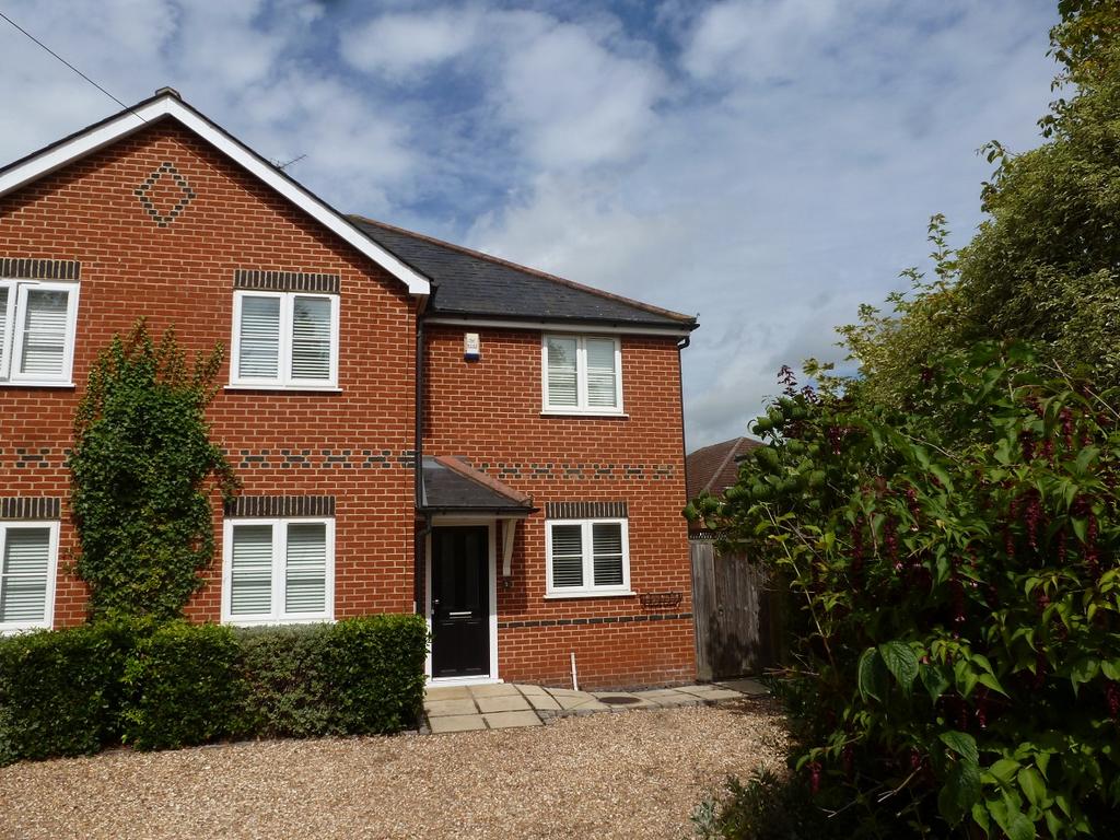 Nursery Lane, Ascot SL5 4 bed semi-detached house to rent - £2,700 pcm ...