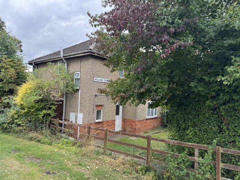 DRAYTON 3 bed semi-detached house - £975 pcm (£225 pw)