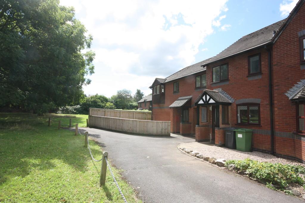 Wilton Way, Exeter 2 bed terraced house - £1,300 pcm (£300 pw)
