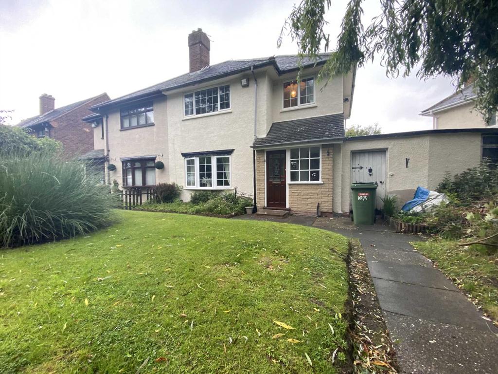 Parklands Road, Wolverhampton 3 bed semi-detached house - £160,000