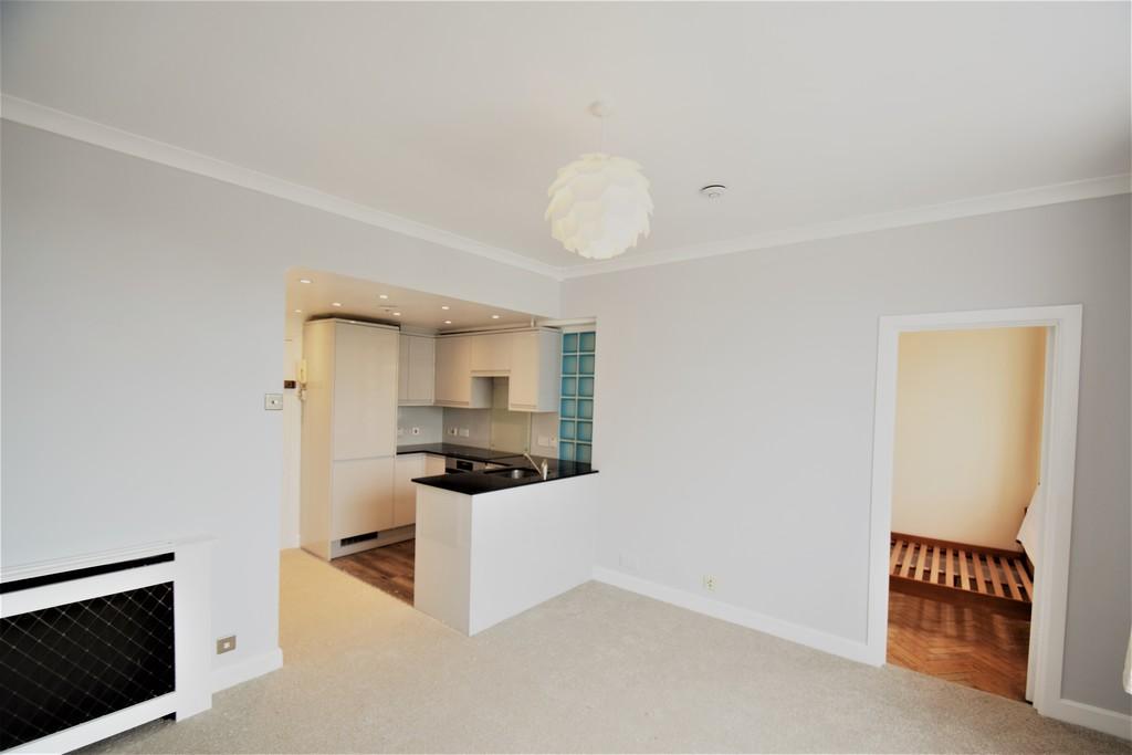 Kings Court, Hammersmith 1 bed apartment - £1,600 pcm (£369 pw)