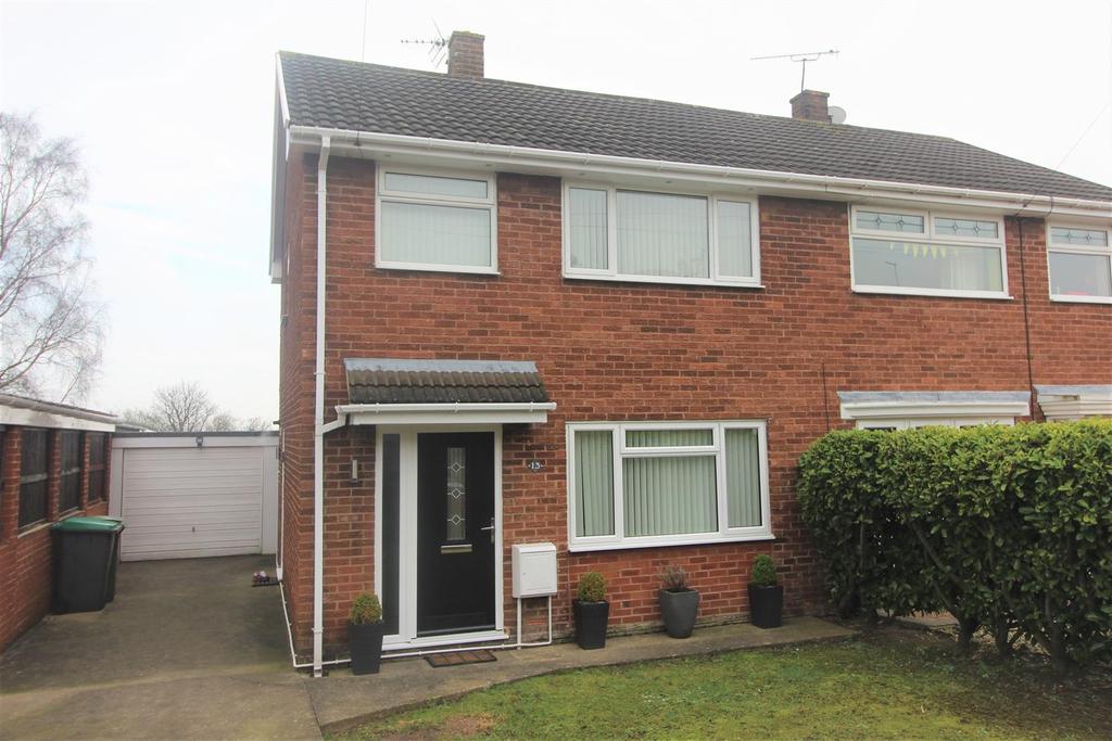 Pine Close, Summerhill, Wrexham 3 bed semi-detached house - £149,950