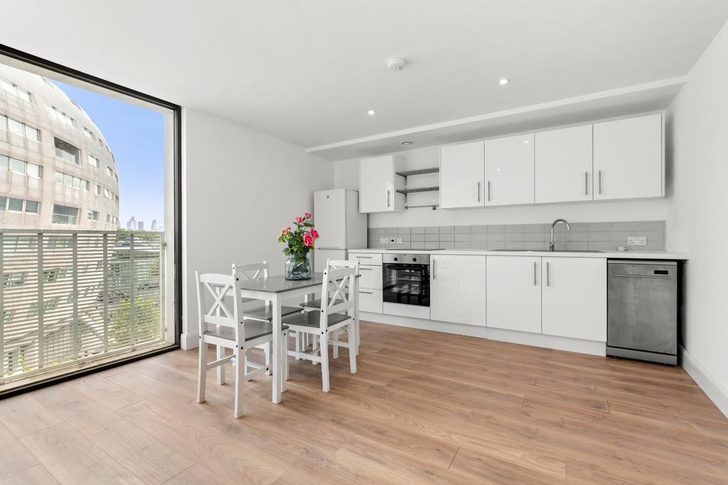 Hester Road, London 1 bed flat - £2,400 pcm (£554 pw)