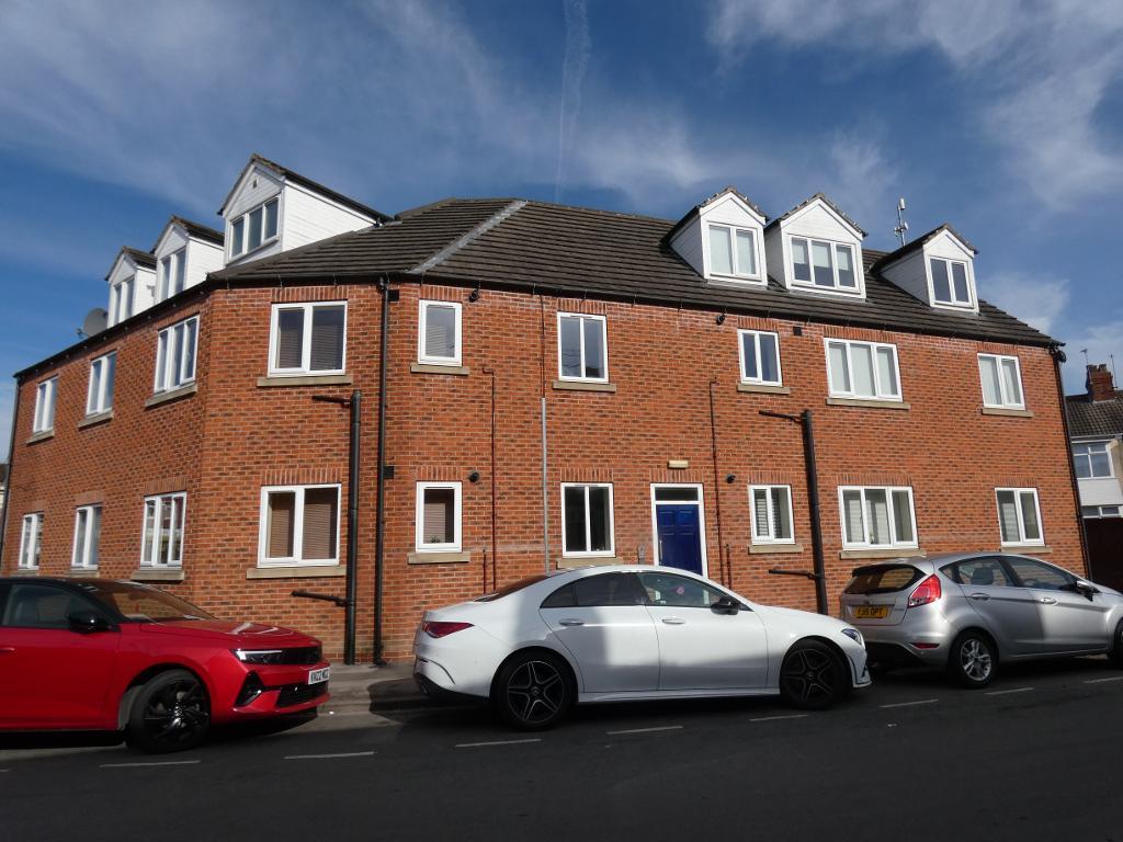 Perth Street, HULL, HU5 3NZ 2 bed flat to rent - £625 pcm (£144 pw)