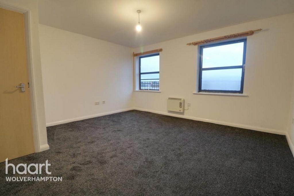 Market Square, Wolverhampton 2 bed apartment - £900 pcm (£208 pw)