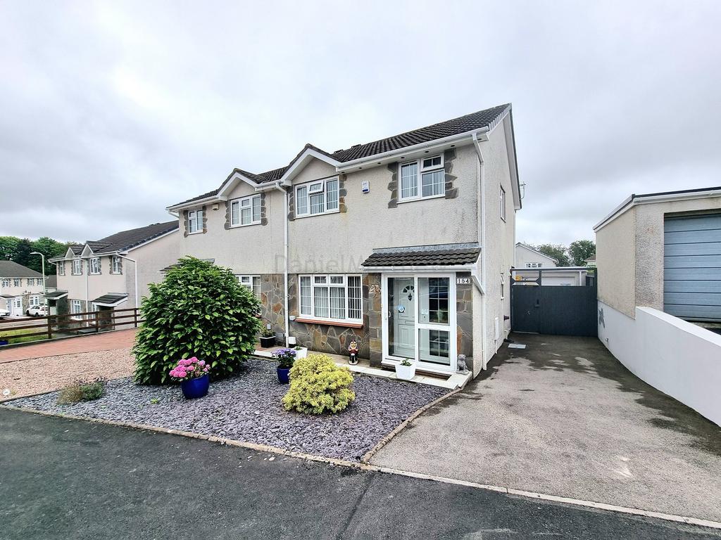 Ty Gwyn Drive, Brackla, Bridgend... 3 bed semi-detached house - £235,000