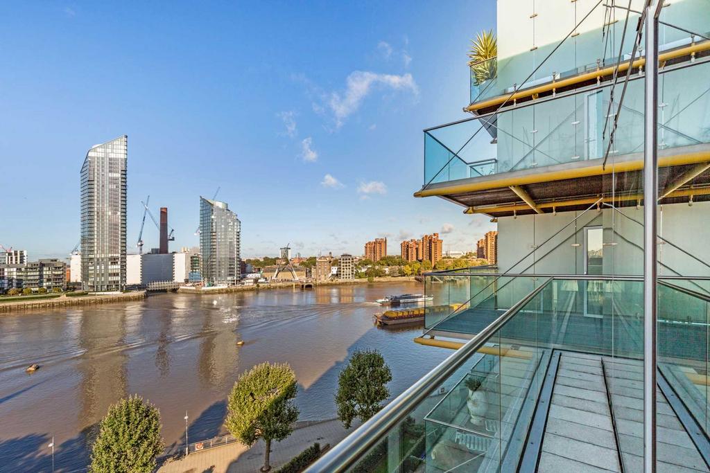 The Montevetro Building, Battersea... 3 bed penthouse - £5,250,000