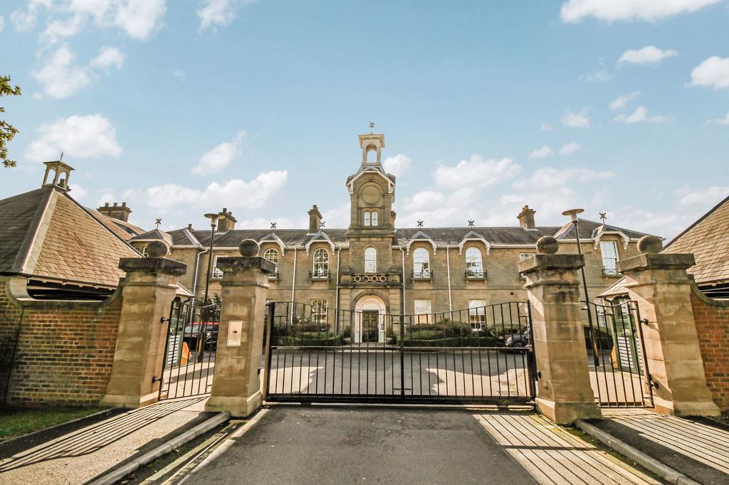 Lanesborough Court, Gosforth... 3 bed townhouse - £265,000