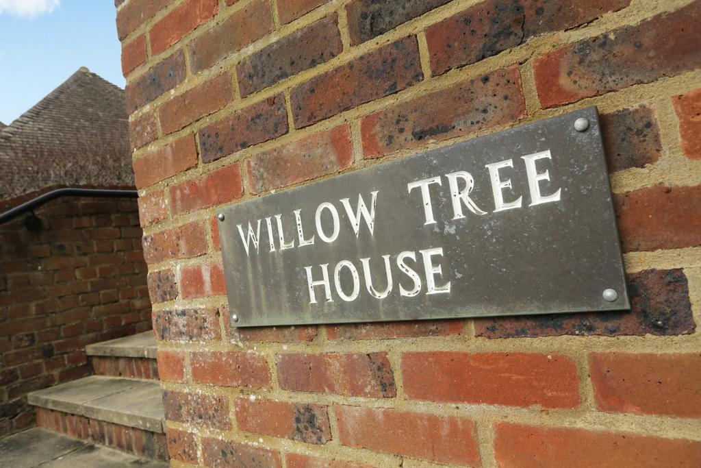 Sandling Road, Saltwood, Hythe 4 bed detached house - £895,000