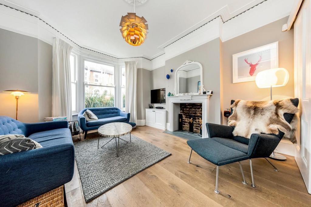 Fairmount Road, SW2 4 bed terraced house - £3,683 pcm (£850 pw)