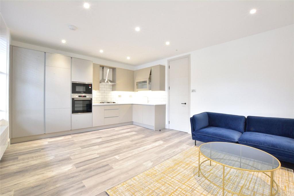 Bennett Park, London, SE3 2 bed apartment - £1,950 pcm (£450 pw)