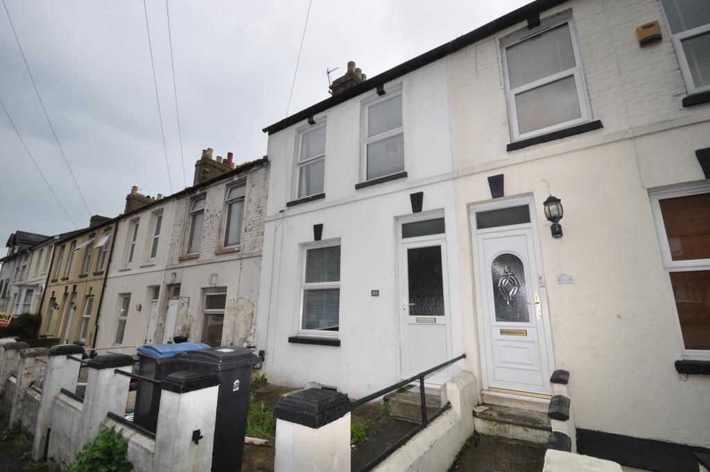 Edred Road Dover CT17 3 bed terraced house - £800 pcm (£185 pw)