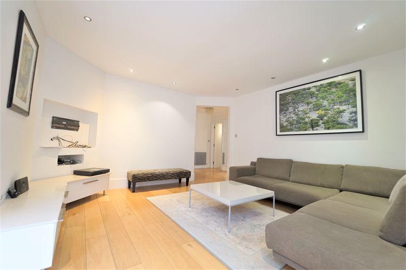 Essendine Road, London 3 bed apartment - £2,600 pcm (£600 pw)