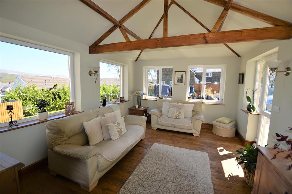 Wern Road, Garnant 4 bed detached house - £394,950