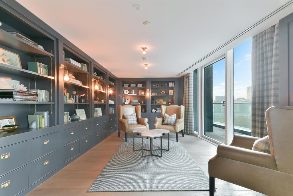 Ostro Tower, 31 Harbour Way, Nr... 2 bed flat - £2,583 pcm (£596 pw)