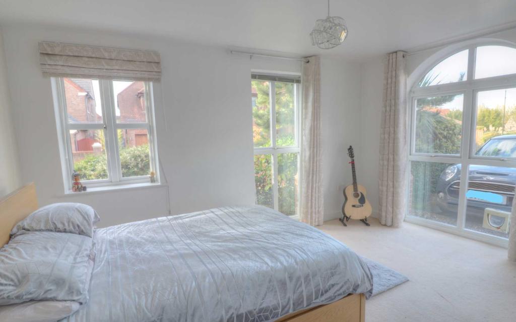 Rosewood Farm Court, Cronton 2 bed apartment - £120,000