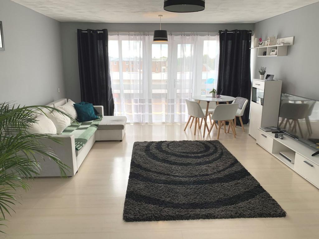 Exeter Place, Abington, Northampton NN1 4DQ 2 bed flat - £145,000